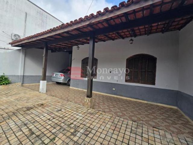 Casa à venda com 3 quartos no Centro de Caraguatatuba