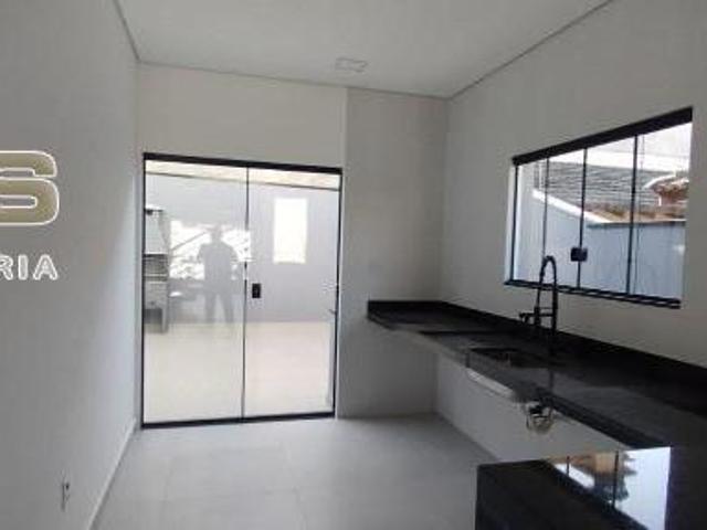 Casa à venda com 3 quartos no Jardim Maristela em Atibaia