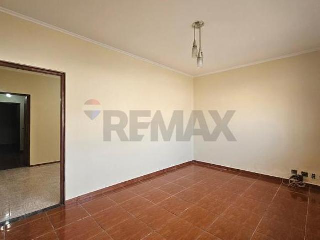 Casa à venda com 3 quartos, quintal e edícula no Nova Itapira em Itapira SP