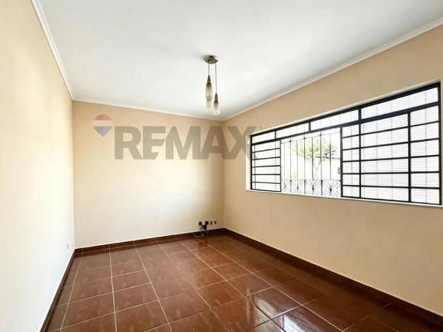 Casa à venda com 3 quartos, quintal e edícula no Nova Itapira em Itapira SP