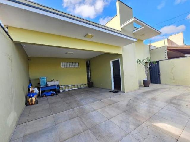 Casa à Venda com 3 Quartos, sendo 02 Suítes no Bairro Portal Ville Primavera, em B