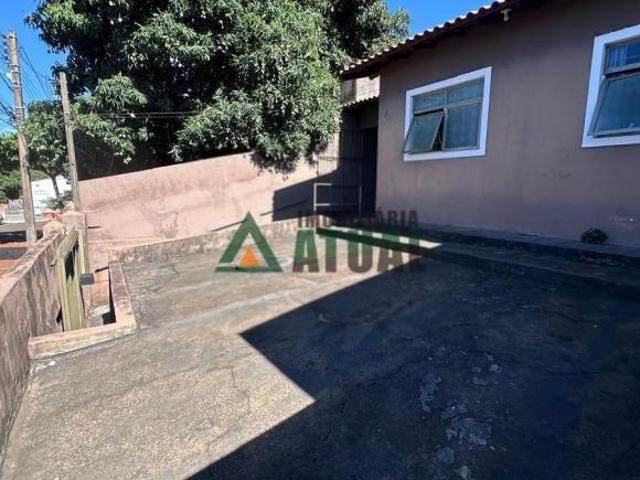 Casa a venda com 3 quartos, sendo 1 suíte na Região Leste