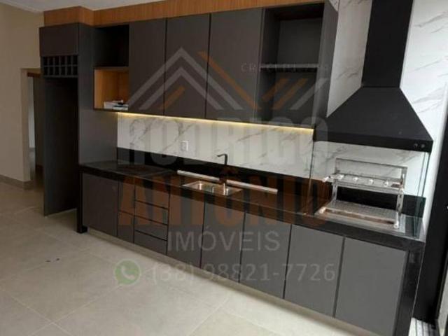 Casa à venda com 3 quartos sendo 1 suíte no bairro Vila Nova