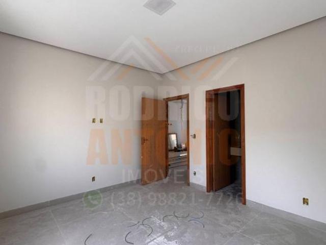 Casa à Venda com 3 quartos sendo 1 suíte no bairro Jardim Panorama