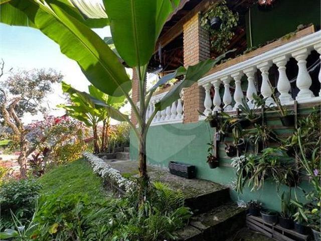 Casa à venda com 3 quartos, sendo 1 suíte, no Centro, Guararema