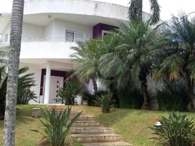 Casa à venda com 3 quartos, sendo 1 suíte, no condomínio Aruã, Mogi das Cruzes