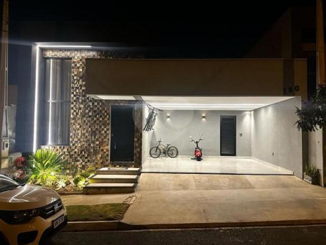 Casa à venda com 3 quartos, sendo 1 suíte, no condomínio Faixa Azul, São Carlos