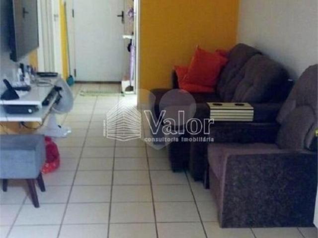 Casa à venda com 3 quartos, sendo 1 suíte, no condomínio Moradas i, São Carlos