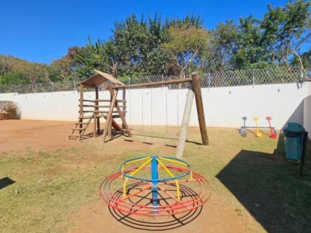 Casa à venda com 3 quartos, sendo 1 suíte, no condomínio Recanto do Bosque, São Carlos