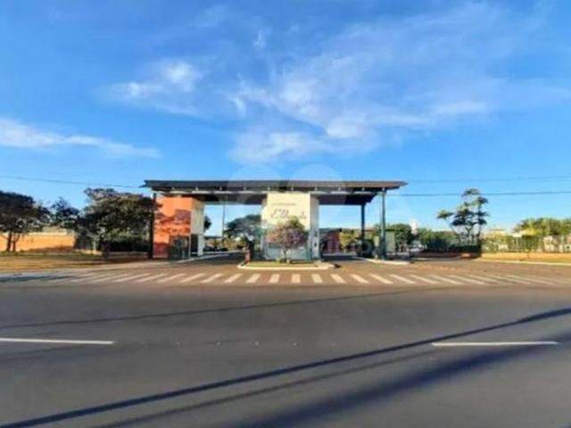 Casa à venda com 3 quartos, sendo 1 suíte, no condomínio Residencial Eldorado, São Carlos