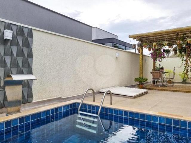 Casa à venda com 3 quartos, sendo 1 suíte, no condomínio Terras do Vale, Caçapava