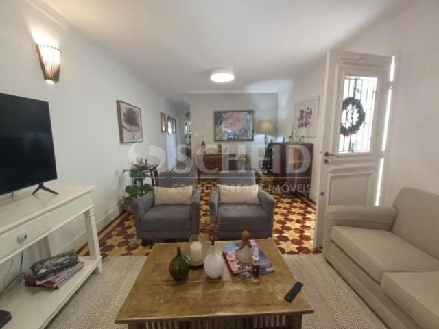 Casa à venda com 3 quartos, sendo 1 suíte no Jardim Sabará