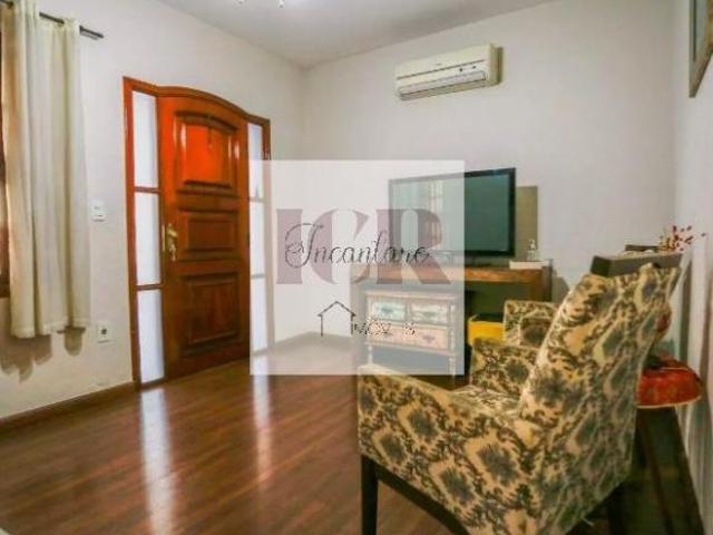 Casa à venda, com 3 quartos, sendo 1 suíte no Jardim Simus em Sorocaba