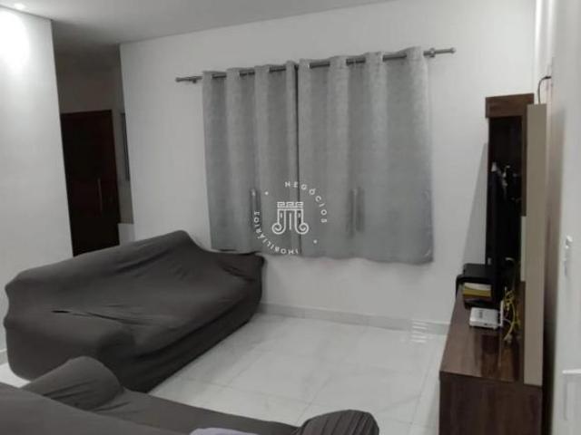 CASA Á VENDA COM 3 QUARTOS SENDO 1 SUÍTE COM VARANDA NO SANTA GIOVANA
