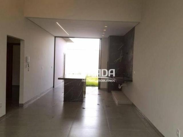 Casa à venda com 3 quartos sendo 1 suíte com closet Novo Mundo Uberlândia/MG