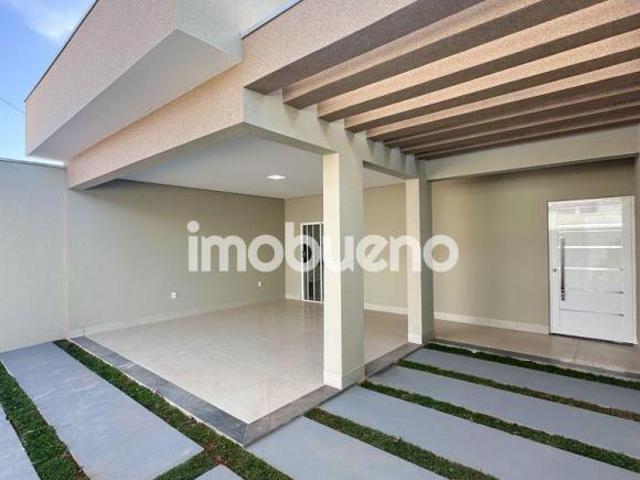 Casa à venda com 3 quartos sendo 1 suíte com closet, Parque da Colina. 130 M²