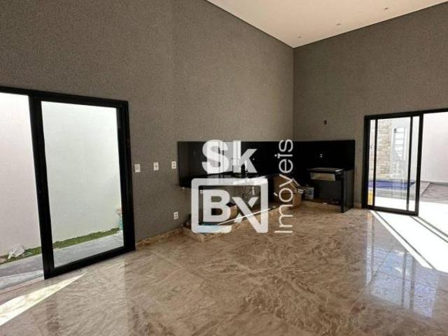 Casa à venda com 3 quartos sendo 1 suíte, cozinha gourmet, piscina Life I Uberlândia/MG