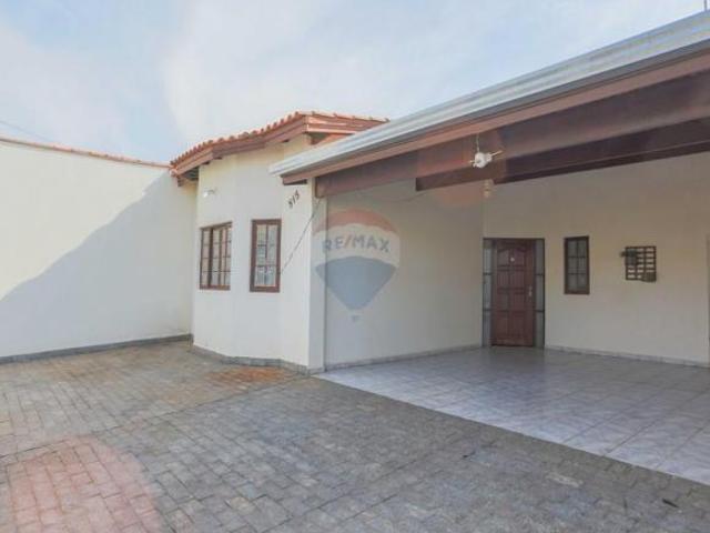 Casa à venda com 3 quartos, sendo 1 suíte e àrea gourmet na Vila Angélica em Sorocaba
