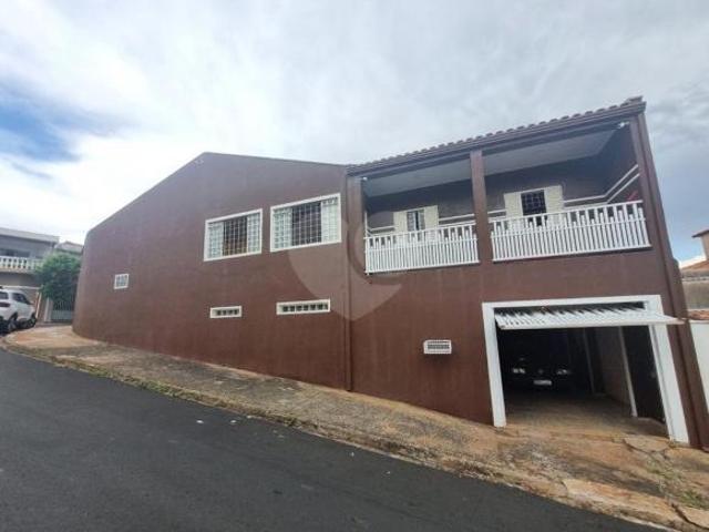 Casa à venda com 3 quartos, sendo 1 suíte, em Jardim Social Belvedere, São Carlos
