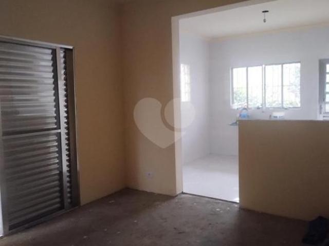 Casa com 2 Quartos A VENDA Mogi das Cruzes