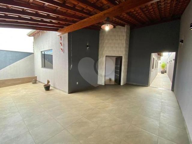 Casa à venda com 3 quartos, sendo 1 suíte, em Vila Vieira vila Xavier, Araraquara