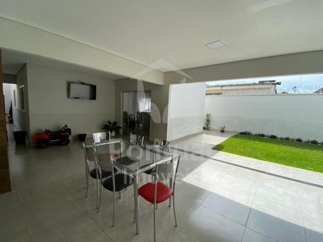 Casa à venda, com 3 quartos sendo 1 suíte, Planalto, UBERLANDIA MG