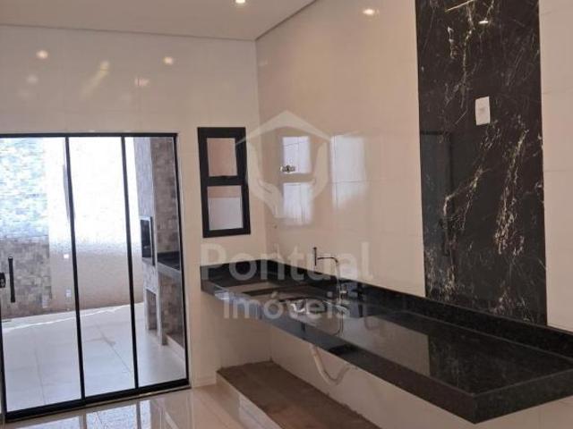 Casa à venda, Com 3 Quartos sendo 2 suite, Novo Mundo, UBERLANDIA MG