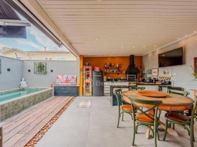 Casa a venda com 3 quartos sendo 2 suítes, 180m² Condomínio Tambore 6 Alphaville Santana de P