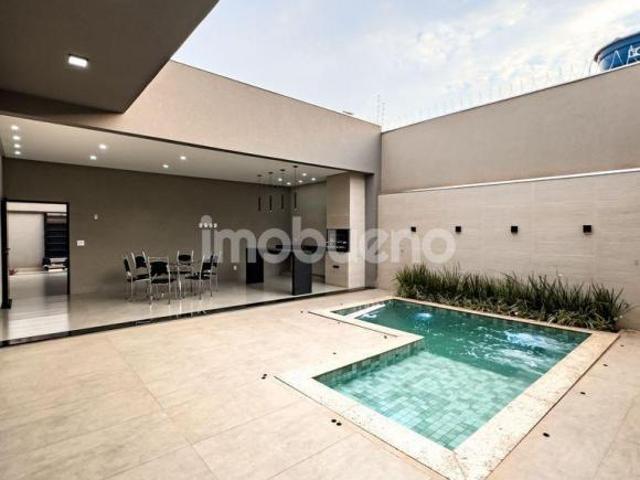 Casa à venda com 3 quartos sendo 2 suítes no Jardim Triângulo. 251m²