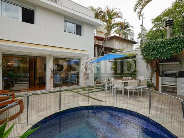 Casa à venda com 3 quartos, sendo 3 suítes, em Alto da Boa Vista, São Paulo SP