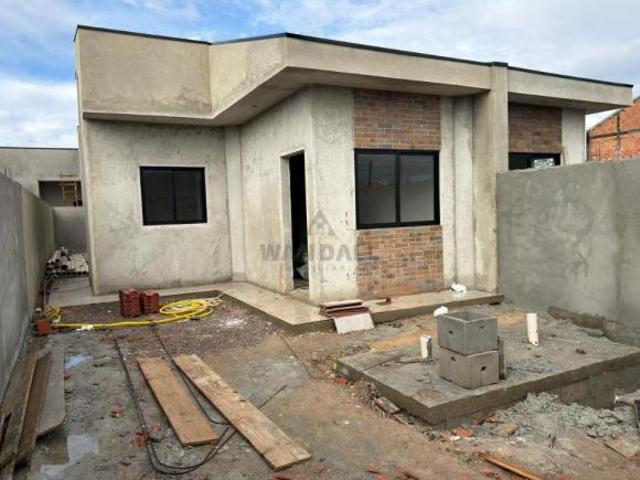 Casa a venda com 3 quartos sendo uma suite no bairro Sao Marcos