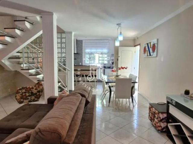 CASA À VENDA COM 3 QUARTOS, SENDO UMA SUÍTE NO MEDEIROS EM JUNDIAÍ SP