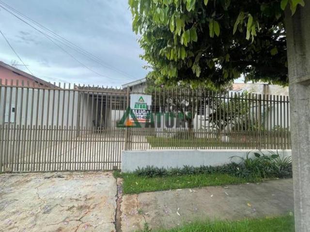 CASA A VENDA COM 3 QUARTOS SENDO UMA SUÍTE NA ZONA SUL
