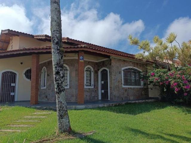 Casa a venda com 3dorm. na praia de Peruíbe litoral sul de SP