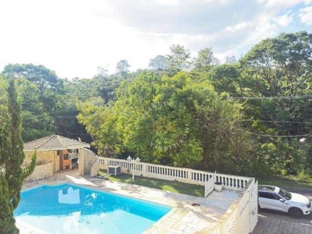 CASA À VENDA COM 494M², 3 SUÍTES NO CONDOMÍNIO MARAMBAIA EM VINHEDO/SP