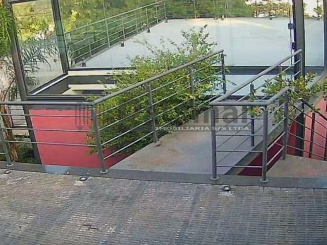 Casa à venda com 400 metros quadrados, três quartos e duas vagas