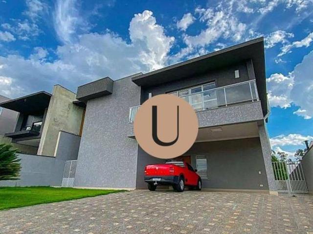 Casa à venda com 418m² e 5 suítes na Granja Viana – Reserva Santa Maria
