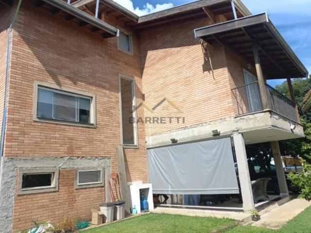 Casa à venda com 425m², 4 quartos, 3 banheiros e 3 vagas de garagem na Vila Ital