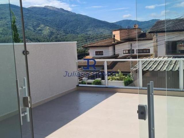 Casa à venda com 4 dormitórios, 133m2, varanda e ambientes integrados