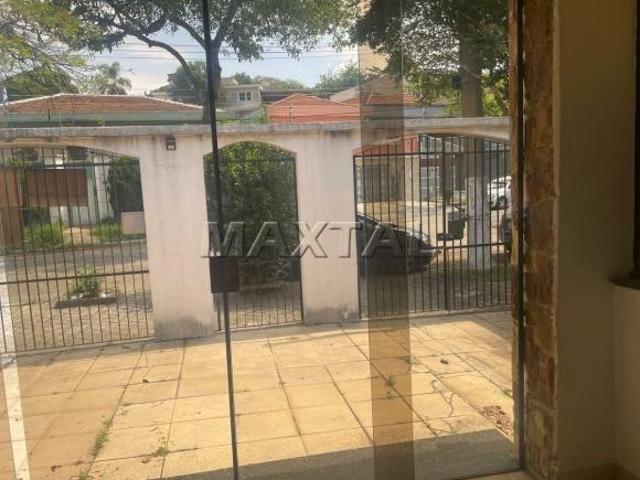 Casa à venda, com 4 dormitórios, 1 suíte, 3 banheiros e 7 vagas, com 234m², na Lapa