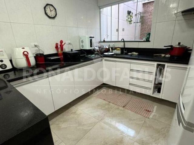 Casa à venda com 4 Dormitórios 1Suíte 2 vagas na Região do Socorro