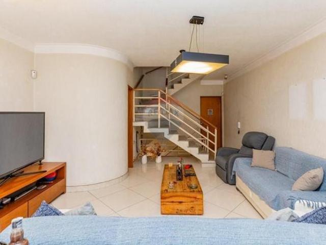 Casa a venda com 4 dormitórios, 2 suítes, em Mirandópolis, 214 mts