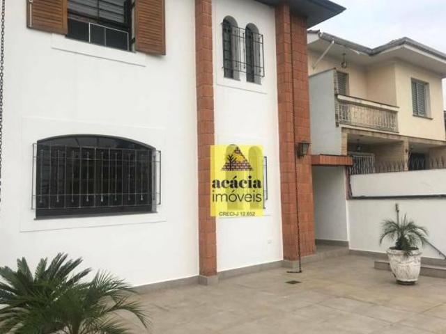 Casa à venda com 4 dormitórios 2 suítes, piscina e 3 vagas, 300 m2 R$ 2.200.000,00 Alto da Lap