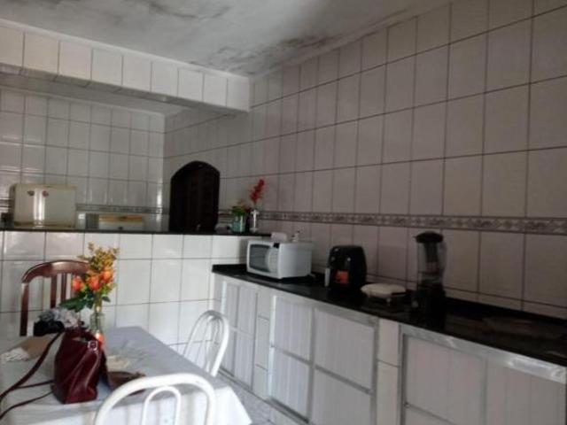 Casa á venda com 4 Dormitórios, 4 Vagas, em Vila Jacuí por R$ 700.000. Imó.