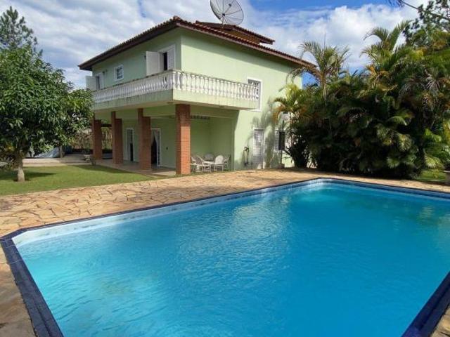 Casa à venda com 4 dormitórios