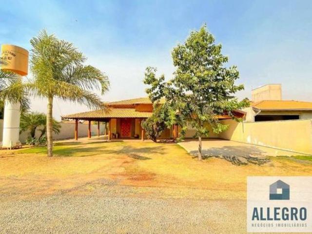 Casa à venda com 4 dormitórios e 4 vagas de garagem/ Próximo a Ipiguá