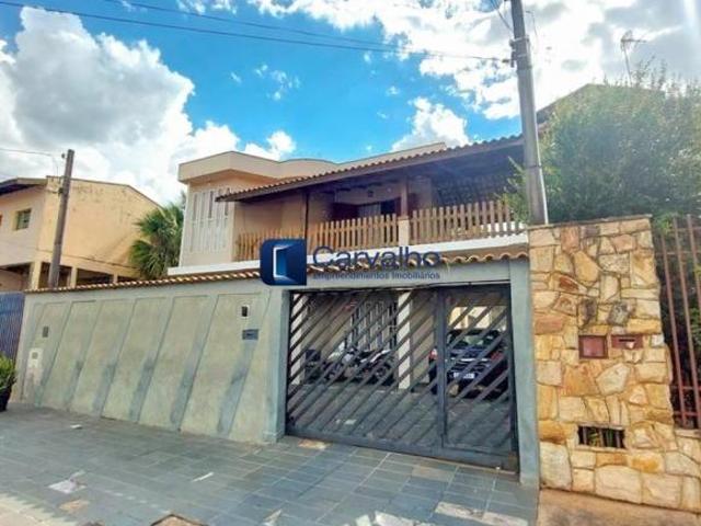 Casa a venda com 4 dormitórios e 6 vagas de garagem em Campinas/SP