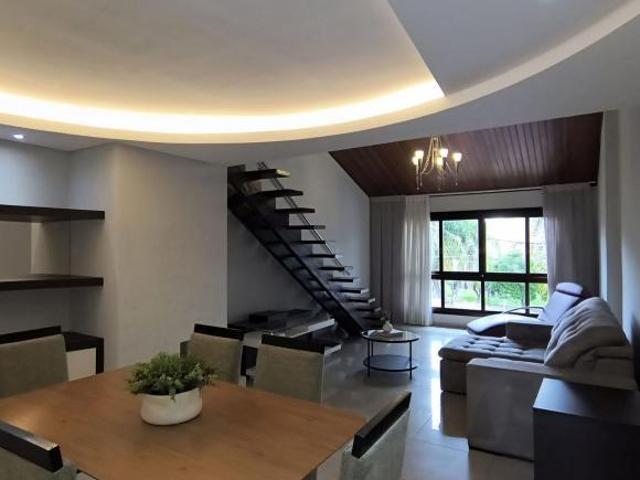 Casa à venda com 4 dormitórios, sendo 1 suíte, 4 vagas Cinqüentenário, Caxias do Sul, RS