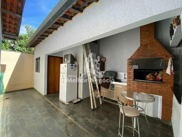 Casa à venda com 4 dormitórios quartos sendo 01 deles suíte, no bairro Parque João de Vasconcelos