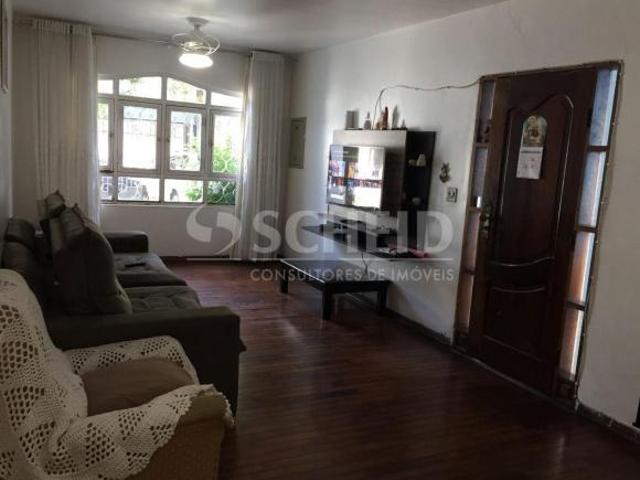 CASA A VENDA COM 4 DORMS E 2 SUITES